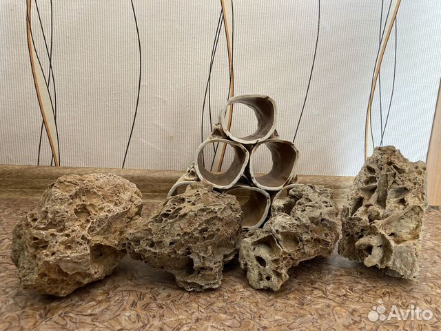 Камни и грот для аквариума