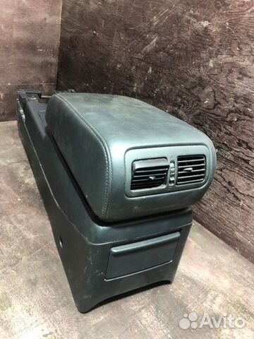 Подлокотник Nissan Skyline V35 vq25dd 2005 в Москве, цена 5 000 руб ...